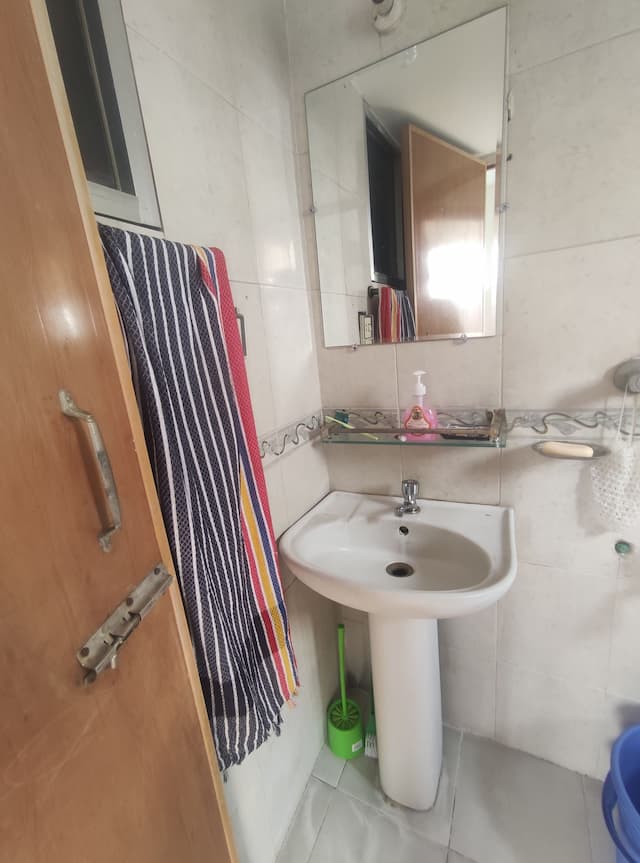 Cozy Private Bedroom with Attached Washroom and Balcony at Dhanmondi ...